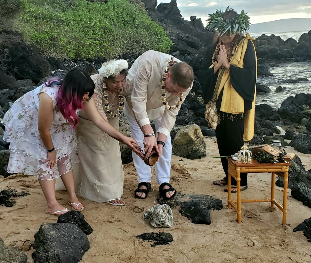 An offering to the Earth – Hawaiian Ceremonies